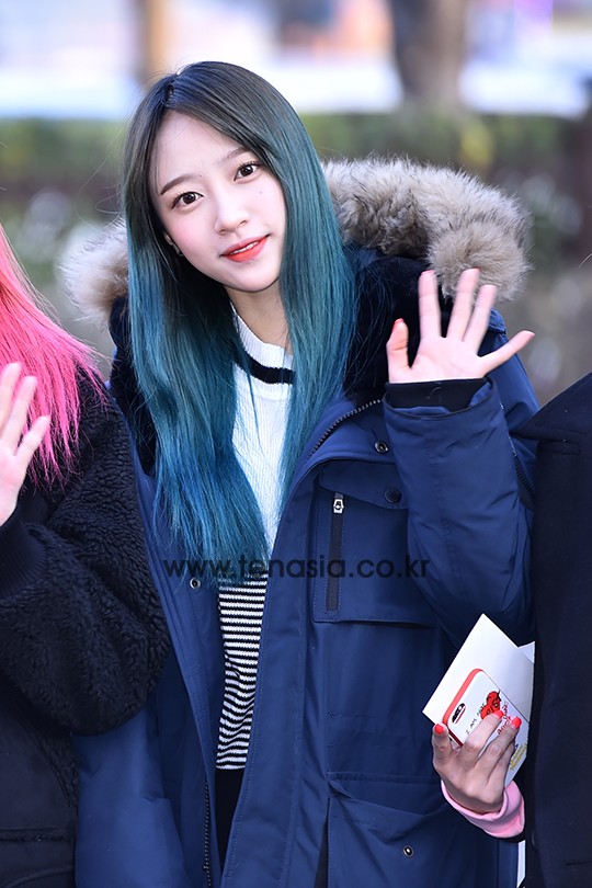 TENPHOTO EXID 하니 아침에 더욱 빛나는 사슴 눈망울 뮤직뱅크 출근길 | 텐아시아