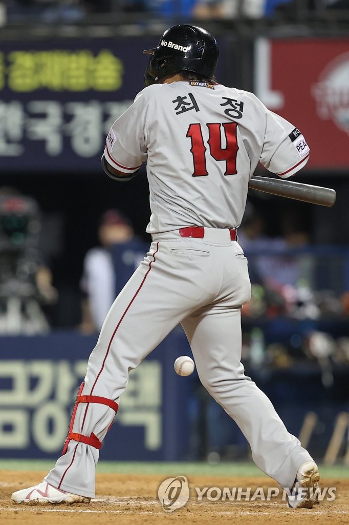 최정 9회 동점포로 20홈런 고지…SSG-LG 연장 12회 무승부 | 한국경제