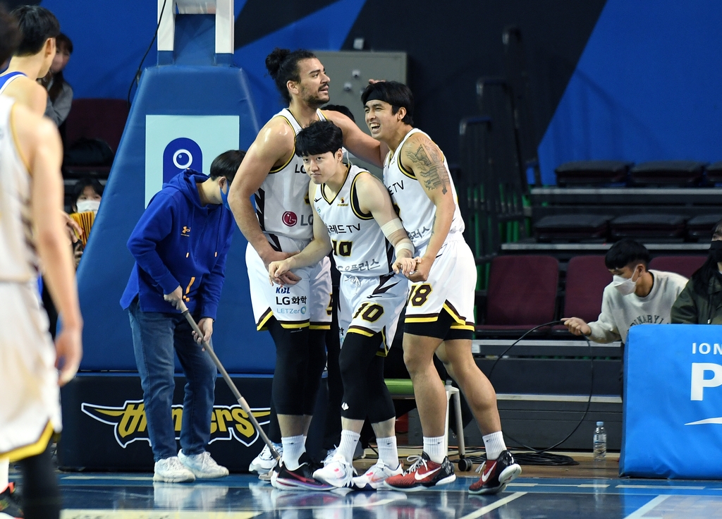 이정현 26점 프로농구 삼성, 3연패 탈출…LG 4연승도 저지 | 한국경제