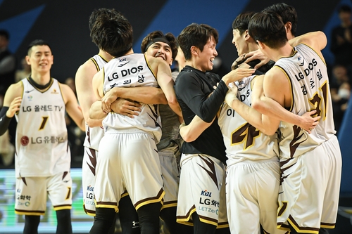 스포츠(프로농구 1·2위 KGC·LG 나란히 승리…) | 한국경제