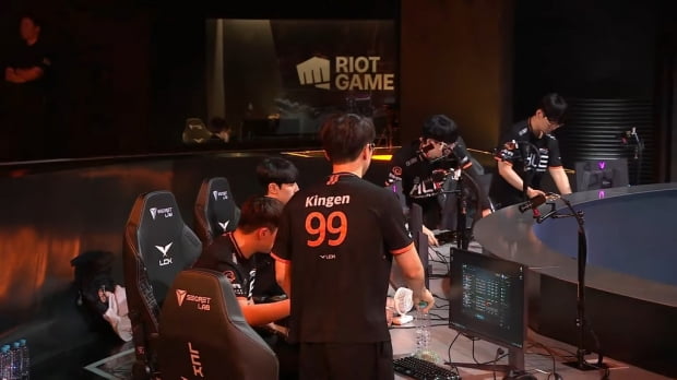 한화생명, LCK 서머 PO 개막전서 DRX 3:0 완파…2라운드 진출 | 한국경제