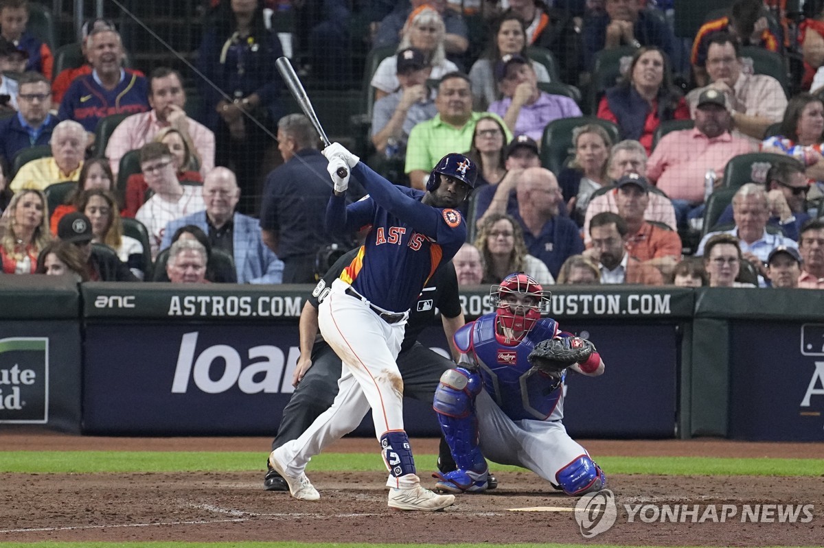 MLB 텍사스 ALCS 2연승…필라델피아는 NLCS 기선제압(종합) | 한국경제