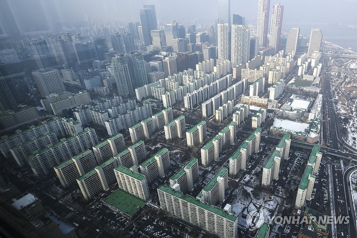 서울 아파트 4채 중 1채 안전진단 없는 재건축 대상 한국경제
