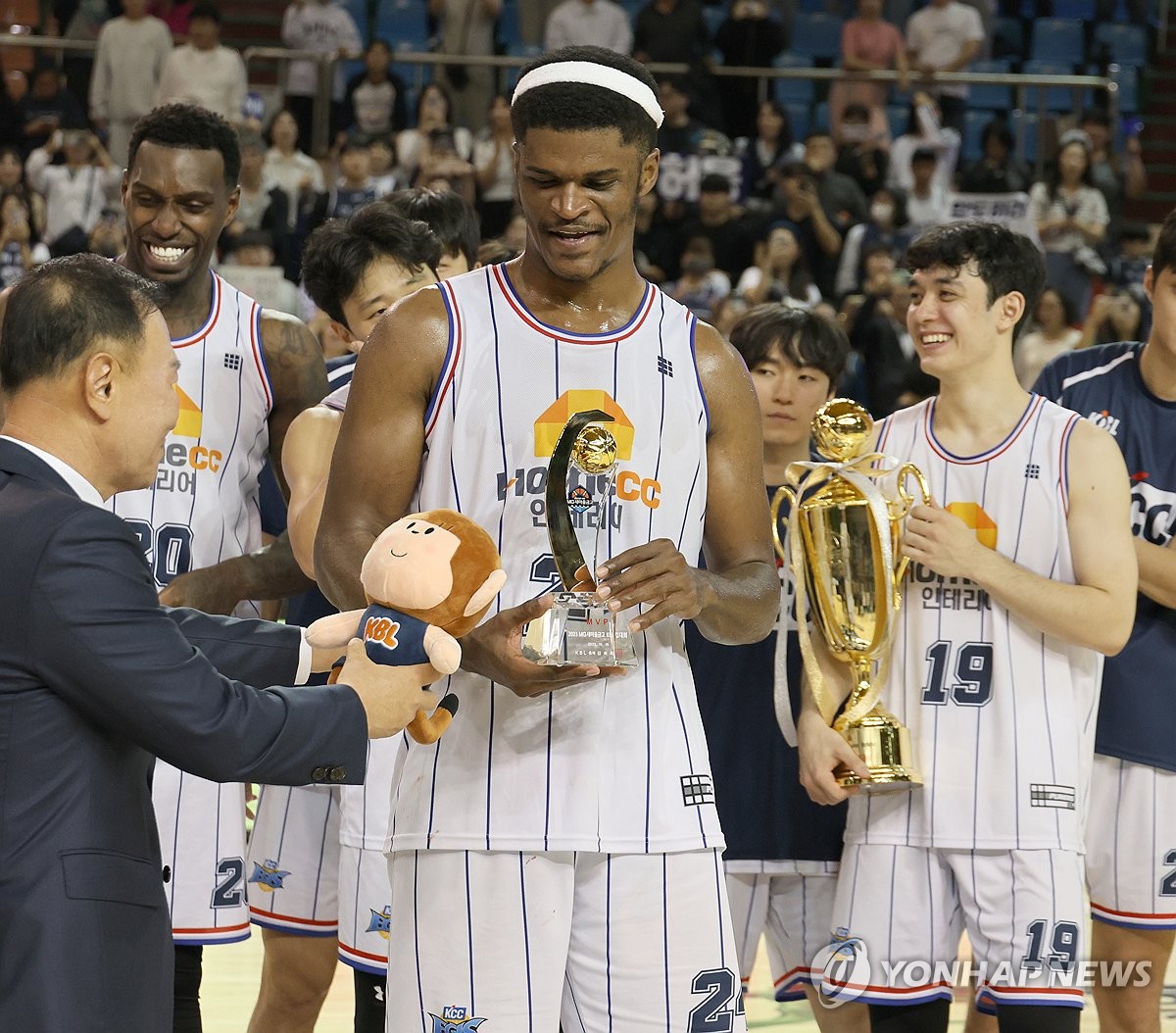 금쪽이가 된 컵대회 MVP…KCC 새해 소망은 존슨의 성장 | 한국경제