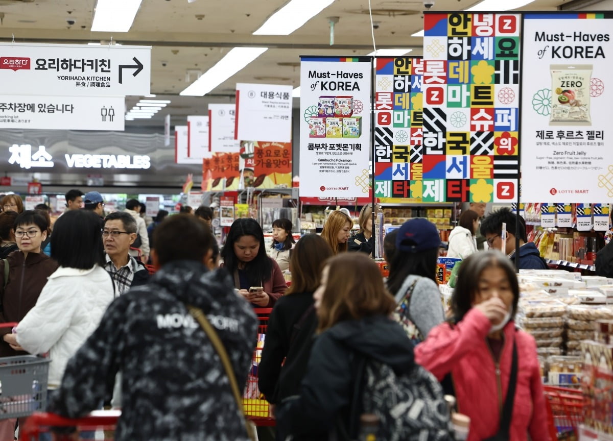 젠슨 황, HBM 대신 비비고·신라면 들까…APEC 수혜주는 | 한국경제